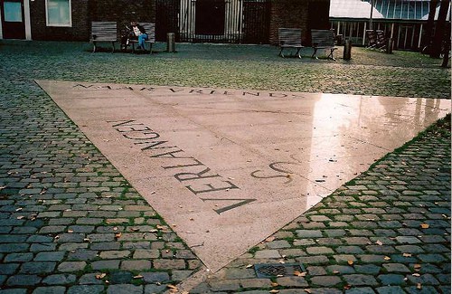 Amsterdam: visita all'Homomonument vicino la Casa di Anna Frank